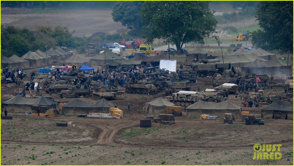 brad-pitt-rocks-slicked-back-hair-army-outfit-on-fury-set-23.jpg ...