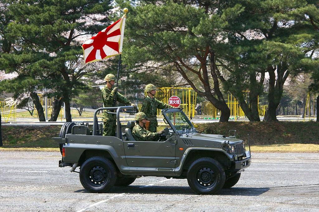 JGSDF_Type73_28new29_Kogata_Truck_2812th_Br_29__Flag_of_JSDF.jpg ...
