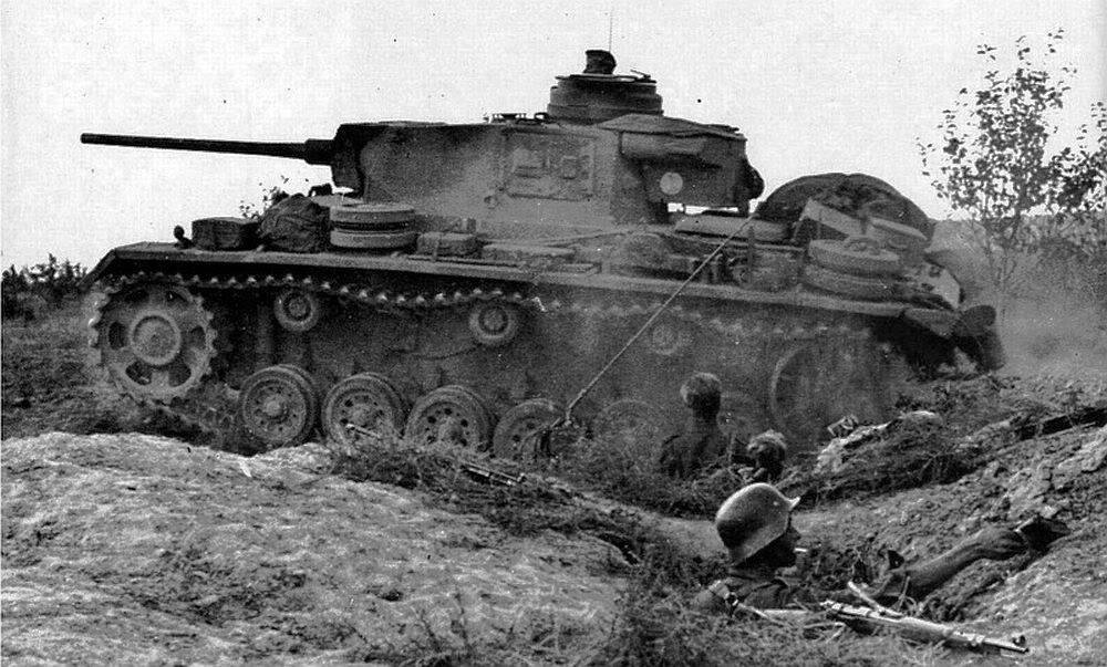 PzIII-trench-Efront.jpg | Modelers Alliance